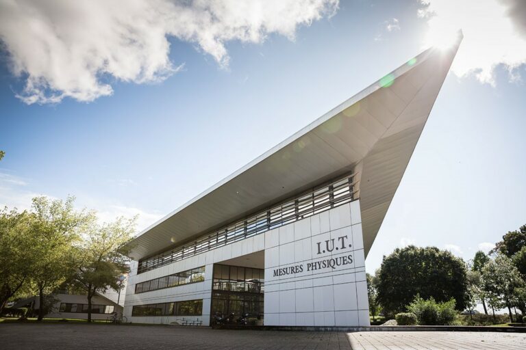 BUT Mesures physiques - Institut photonique